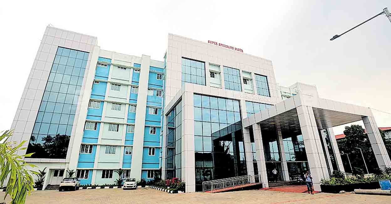 ആലപ്പുഴ മെഡിക്കൽ കോളജ് ആശുപത്രി: രോഗികളേറെ; നോക്കാനാളില്ല!