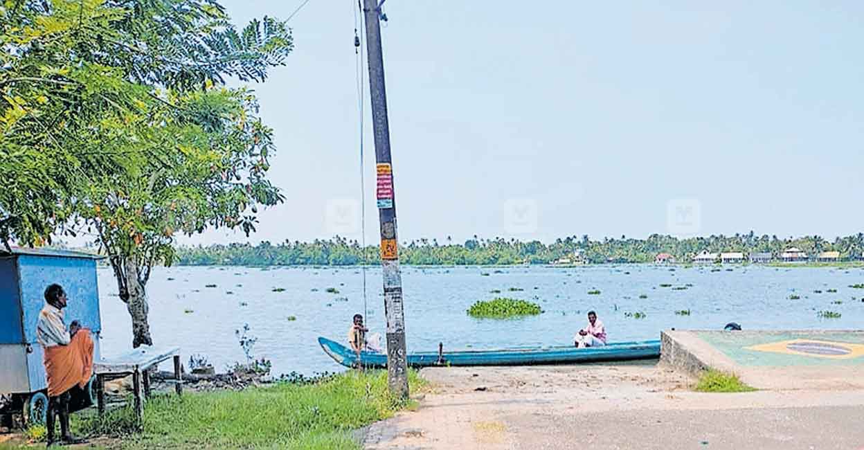 ജെട്ടി നിർമിച്ചിട്ട് 15 വർഷങ്ങൾ; ചങ്ങാടത്തിനായി ഇനിയും കാത്തിരിപ്പ്
