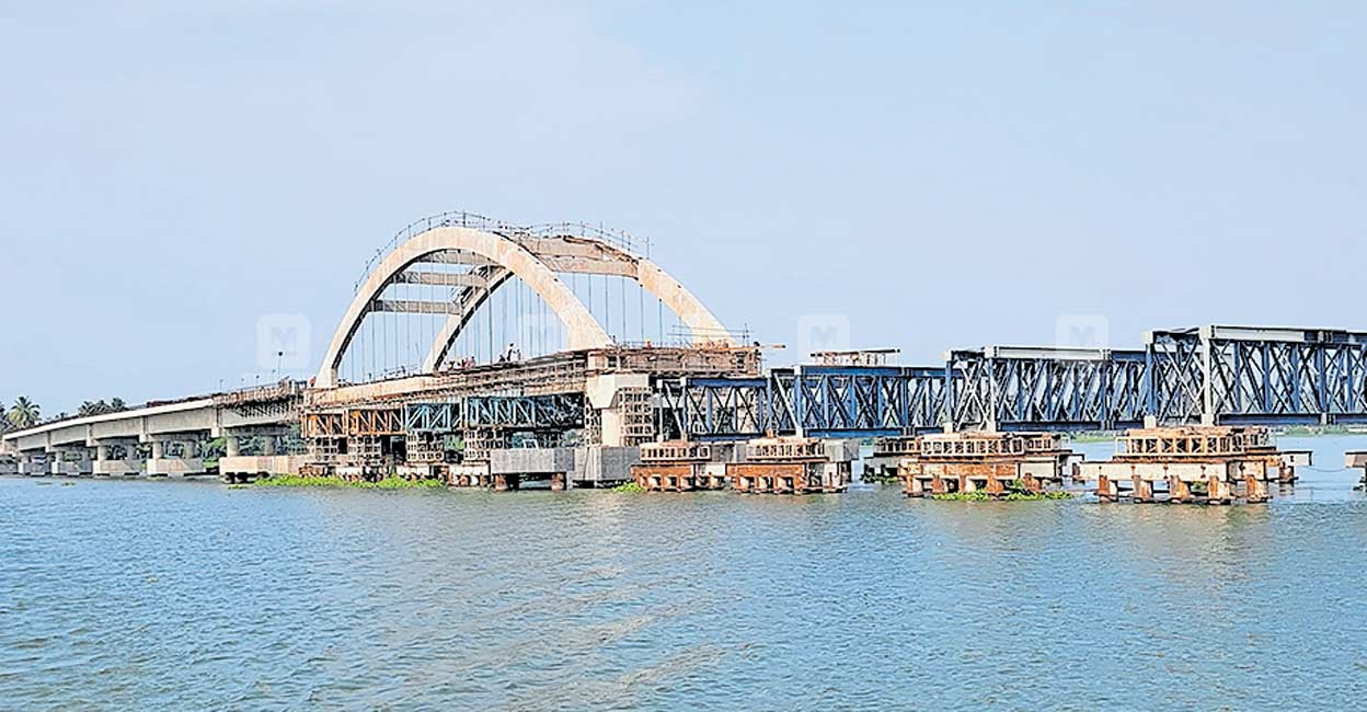 പെരുമ്പളം പാലം നിർമാണം: 143 മരങ്ങൾ മുറിക്കാൻ നടപടി