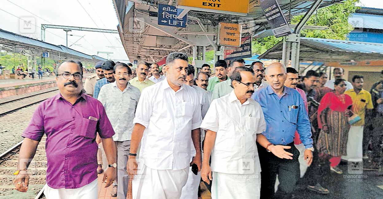 ദർശനപുണ്യം തേടി തീർഥാടകപ്രവാഹം | Sabarimala pilgrimage | Chengannur | KSRTC Pamba services ...