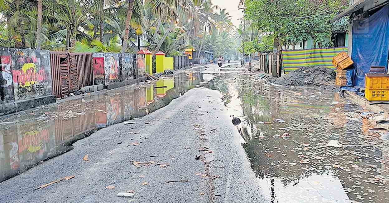 കടൽഭിത്തി ദുർബലം; ആറാട്ടുപുഴയിൽ കടലാക്രമണം | Sea Erosion | Coastal ...