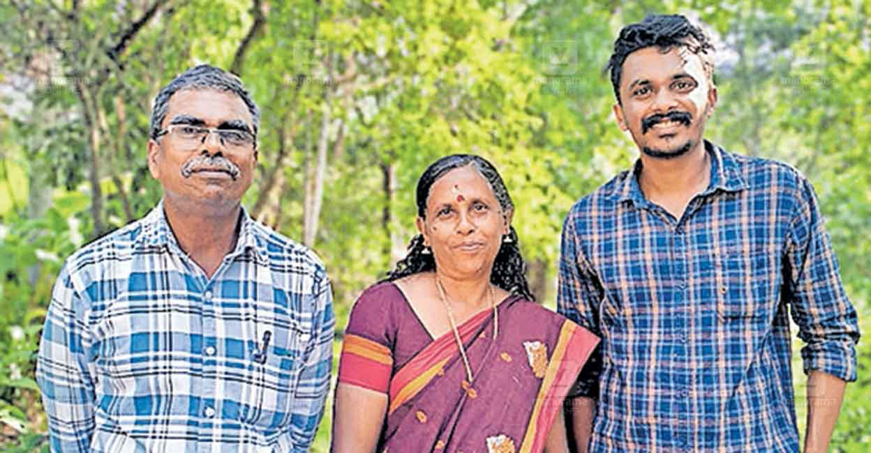 അച്ഛൻ മക്മോഹൻ, മകൻ കാർഗിൽ; അതിരുകൾ ഒന്നാണിവിടെ