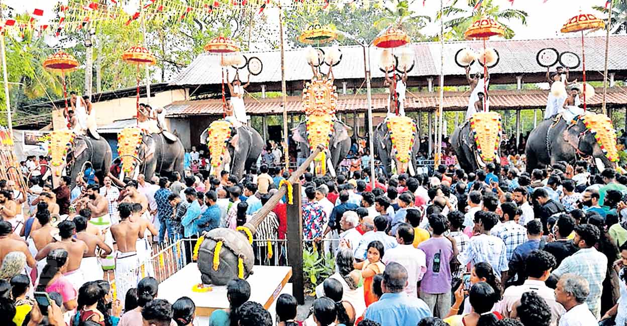 പൂരപ്പൊലിമയിൽ പുലിയൂർ | Puliyoor Pooram | Kudamattam | Puliyoor ...