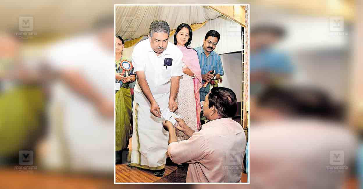 കരുതലും കൈത്താങ്ങും അദാലത്ത്: കാർത്തികപ്പള്ളി താലൂക്കിൽ 22 കുടുംബങ്ങ ...