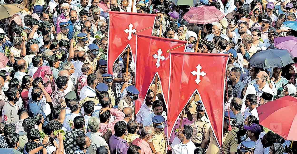 വാനിലുയർന്ന് പ്രാർഥനകൾ; പമ്പയുടെ പുണ്യതീരത്ത് പരുമല പെരുന്നാളിന് ...