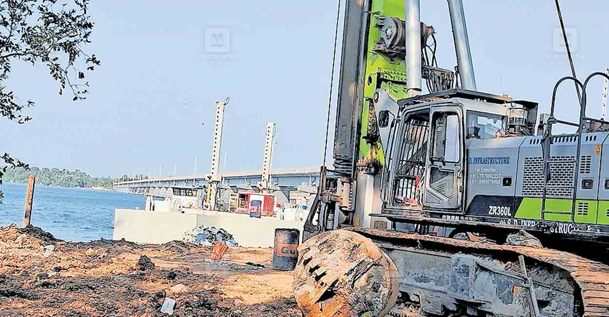 അരൂർ–കുമ്പളം തീരദേശ റെയിൽപാത: സമാന്തരപാലം നിർമാണത്തിന് തുടക്കം | Aroor ...