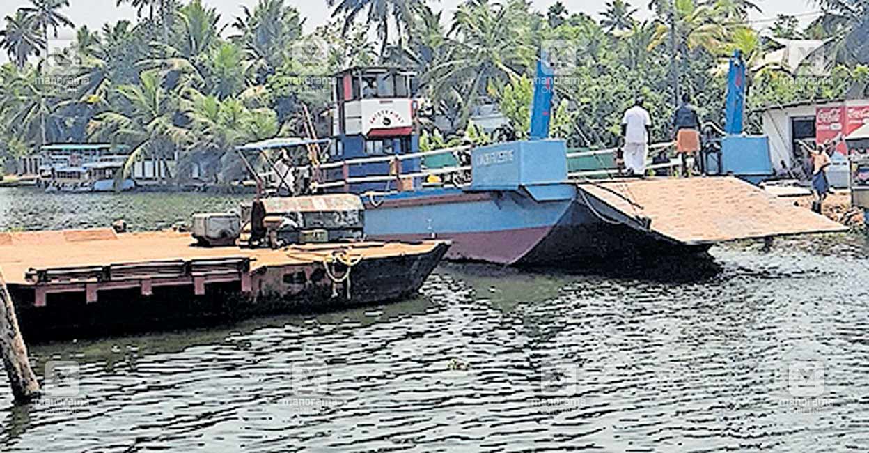 കൈനകരി– മീനപ്പള്ളി തോട്ടിൽ ജലഗതാഗതം വീണ്ടും തടസ്സപ്പെട്ടു | Kuttanad ...