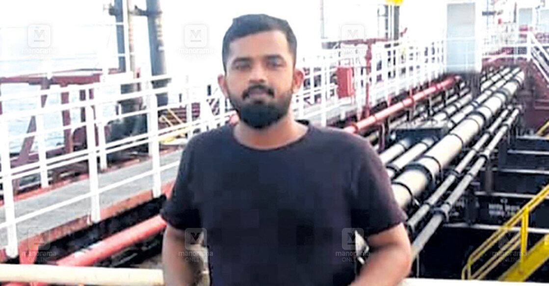 കപ്പലിൽനിന്ന് ‌കാണാതായ വിഷ്ണുവിനായുള്ള കുടുംബത്തിന്റെ കാത്തിരിപ്പിന് ഒരു വർഷം | Malayalam news ...
