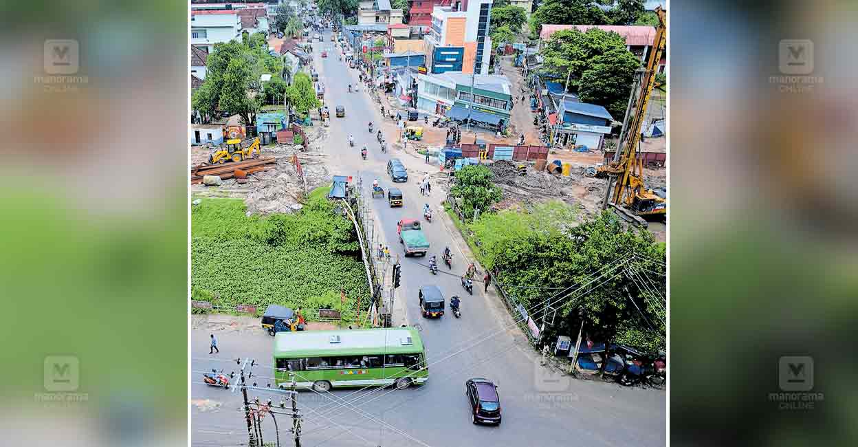 കോടതിപ്പാലം: വാഹനഗതാഗതം തിരിച്ചുവിടും; സൂചനാ ഫലകം സ്ഥാപിച്ചു ...