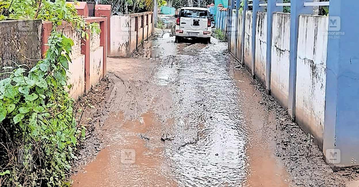 വള്ളംകളിക്കു നാലുനാൾ കൂടി; റോഡ് നന്നാക്കാൻ ഉദ്ദേശമില്ലേ? | Champakulam ...