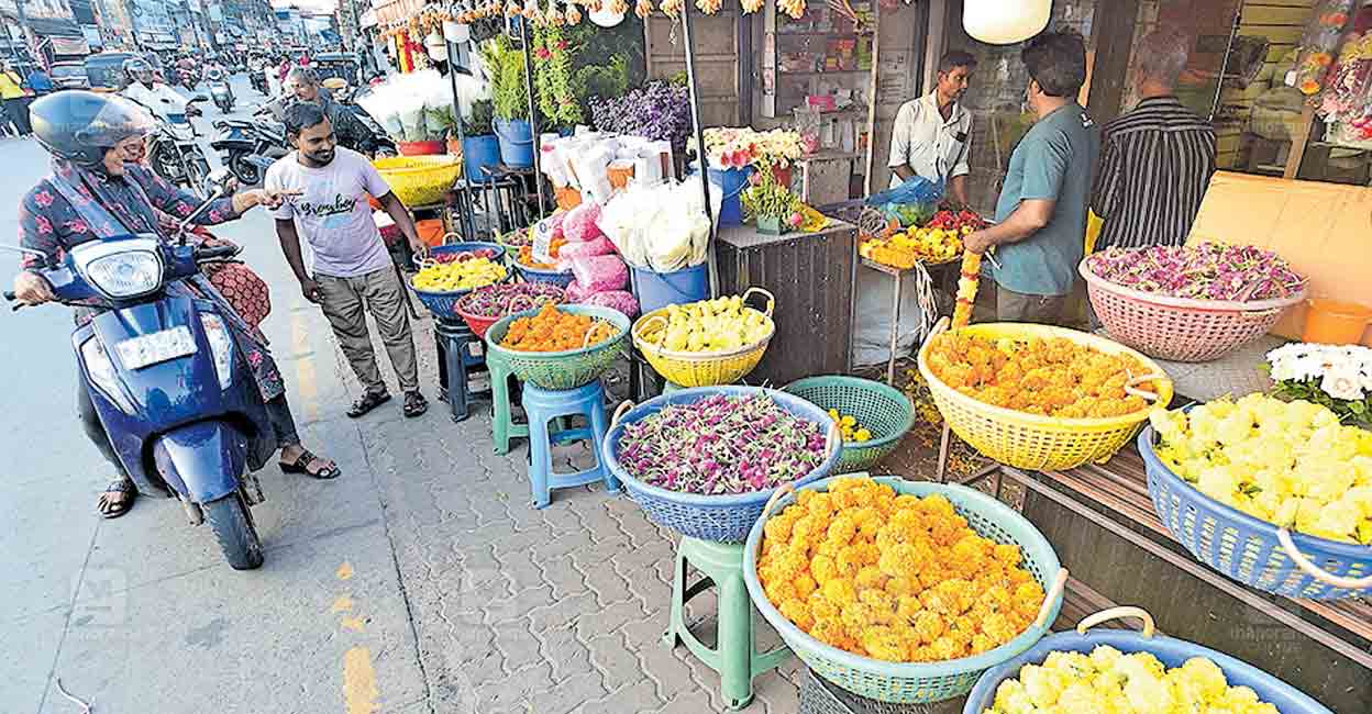അത്തം: മലയാളിയുടെ വസന്തകാലത്തിന്റെ കൊടിയേറ്റ് | Onam flowers ...