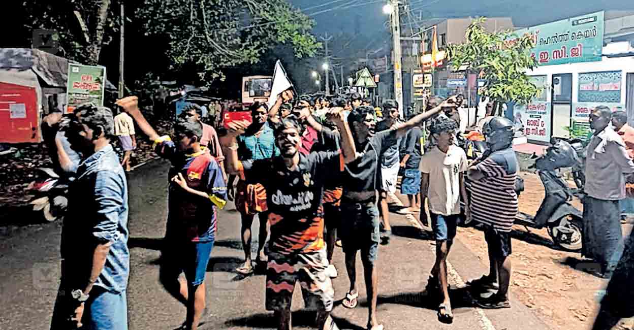 നെഹ്റു ട്രോഫി വിജയം: വീയപുരം കര ആഹ്ലാദത്തിമർപ്പിൽ; പടക്കം പൊട്ടിച്ചു ...