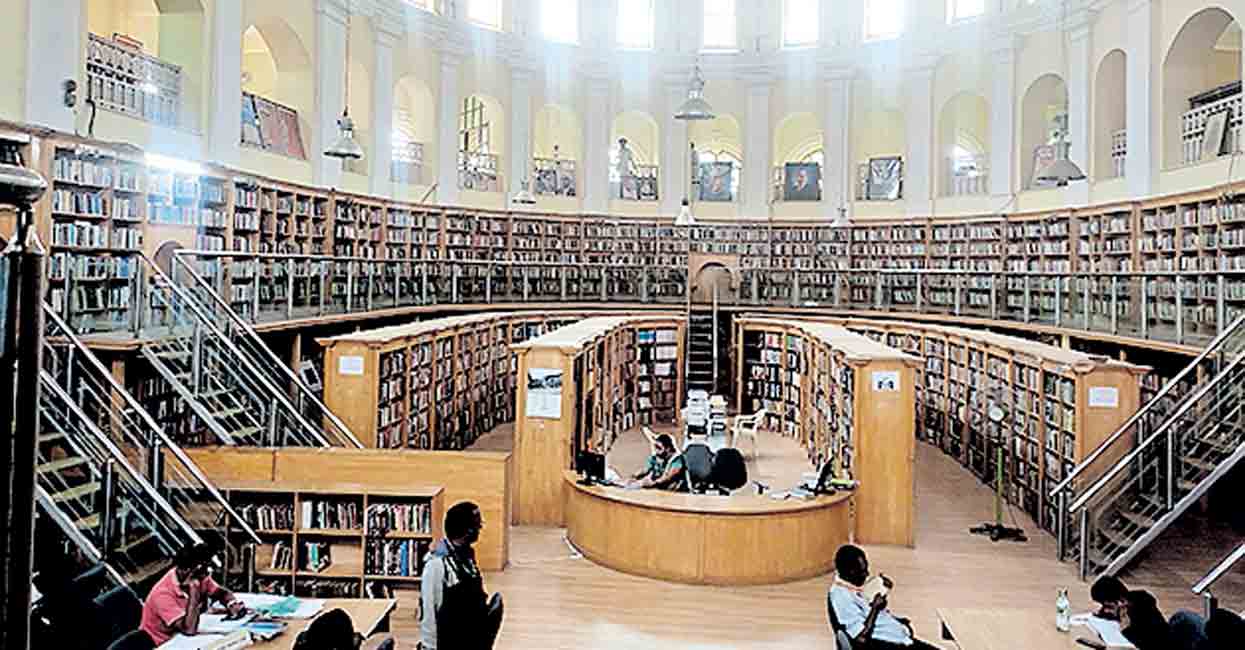 114 വർഷത്തെ പാരമ്പര്യം; 3 ലക്ഷം പുസ്തകങ്ങൾ