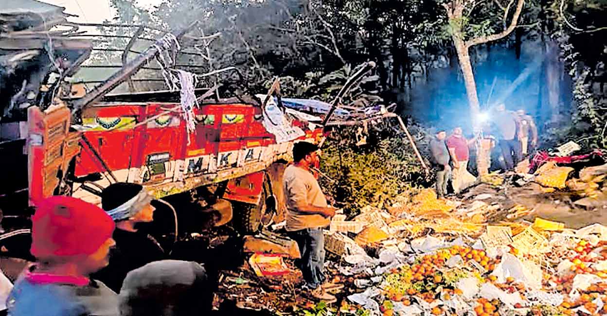 ഒറ്റ ദിവസം; പൊലിഞ്ഞത് 14 ജീവൻ | Karnataka road accidents | Bengaluru ...