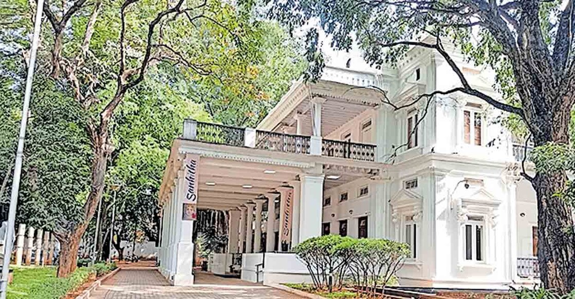 കാഴ്ചയുടെ പച്ചപ്പ് വിരിച്ച് കലാകേന്ദ്രം; നാഷനൽ ഗാലറി ഓഫ് മോഡേൺ ആ ...