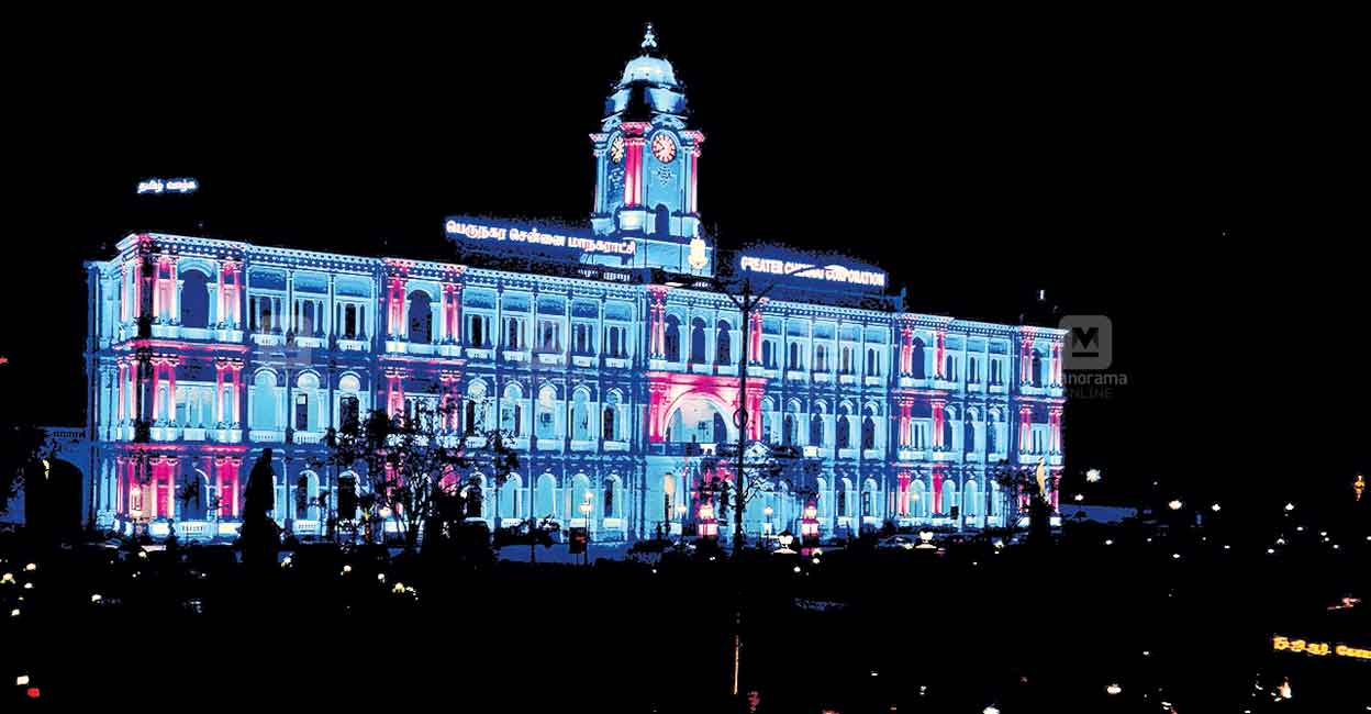 പൊലീസ് വലയത്തിൽ പുതുവർഷം വരവേറ്റ് നഗരം; മറീന ബീച്ച് അടക്കം നേരത്തെ ...