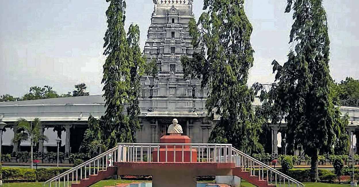 ചരിത്രത്താളുകളിലൂടെ ഗാന്ധി മണ്ഡപം