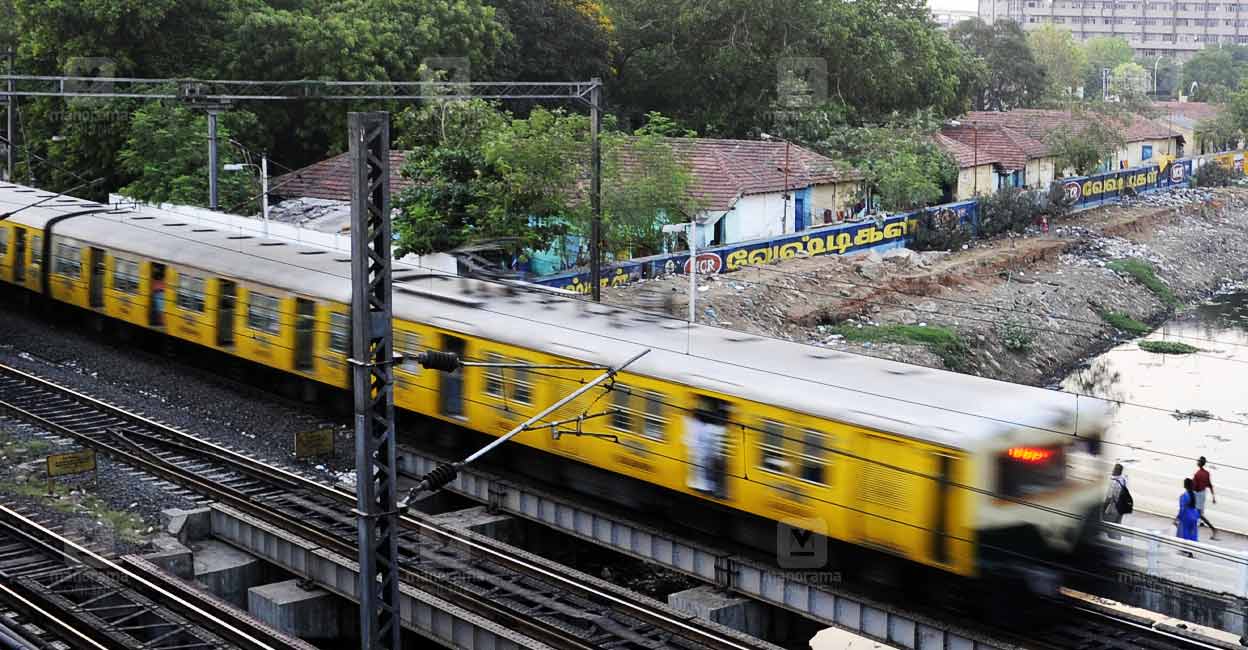 സബേർബൻ എസി ഒരു മാസത്തിനകം സർവീസ് തുടങ്ങും: തണുപ്പൻ യാത്രയ്ക്ക് തയാ ...