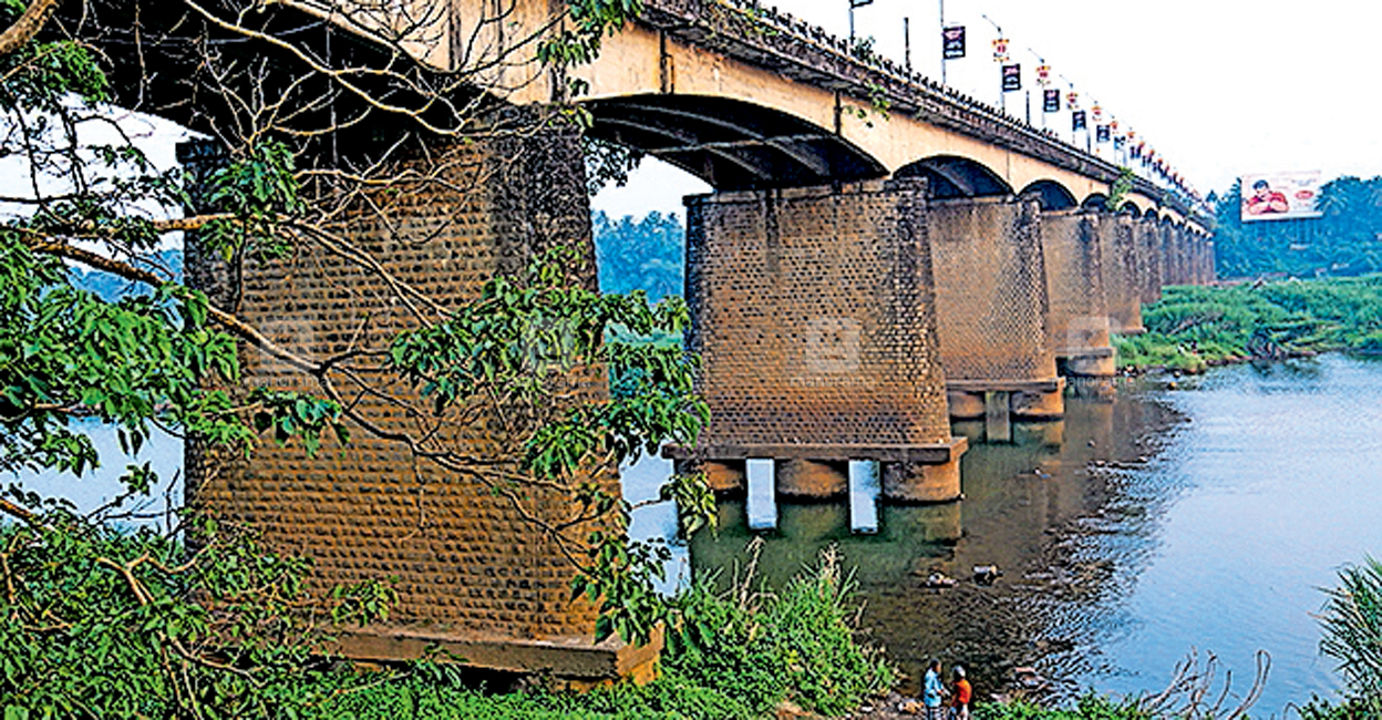 കാലടിയിൽ പുതിയ പാലത്തിന് 33.92 കോടി രൂപയുടെ കരാർ; 455.4 മീറ്റർ നീളം, 14 ...