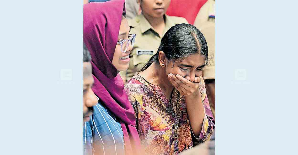 അകാലത്തിൽ പൊലിഞ്ഞ പ്രതിഭകൾക്ക് കേരളത്തിന്റെ അശ്രുപൂജ | Cusat Stampede ...