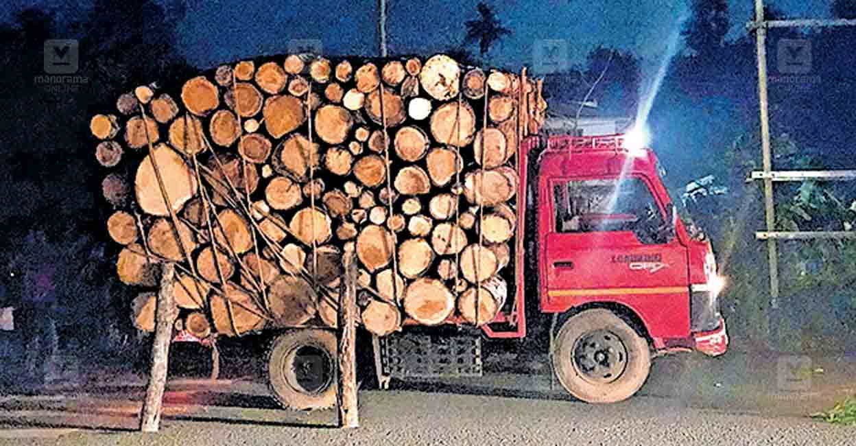 അമിത ലോഡുമായി ലോറികൾ; അപകട ഭീഷണി | Overloaded lorries | MC Road ...
