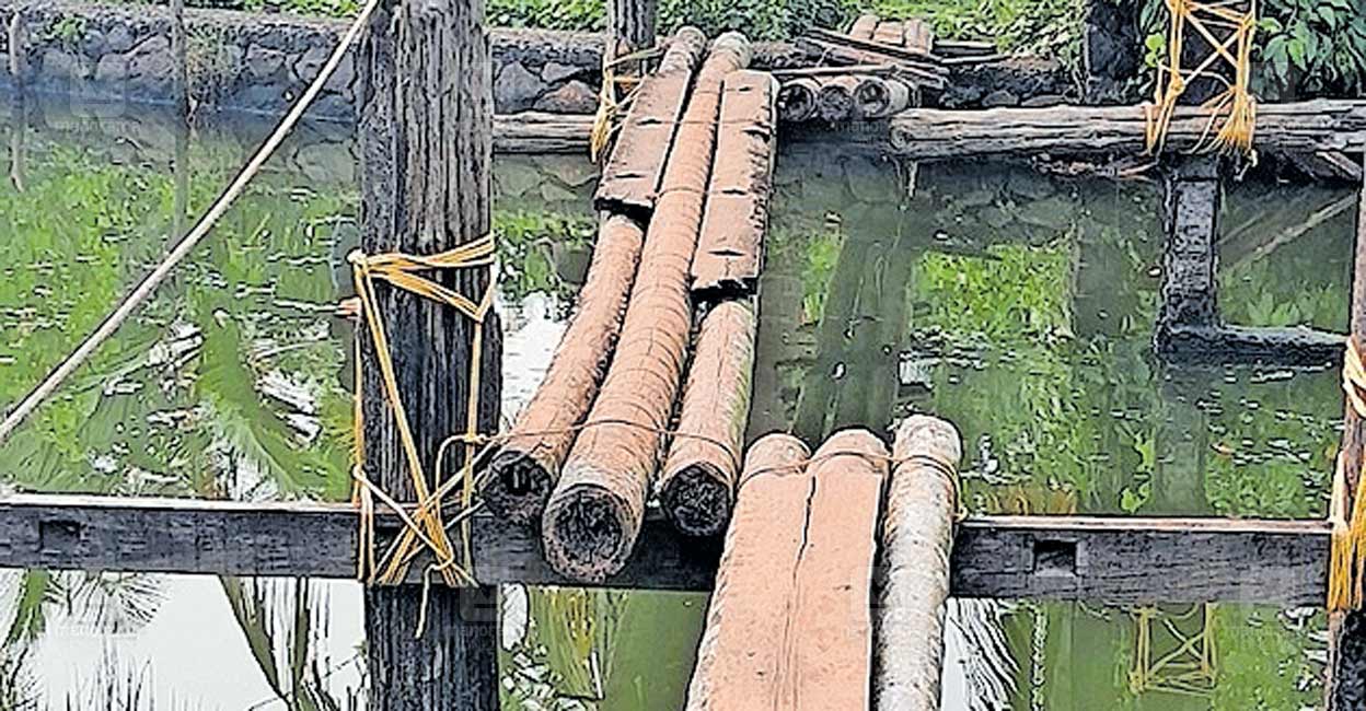 കരേത്തോട് പാലം തകർന്നു; പകരം പാലവും അപകടത്തിൽ | bridge collapse ...