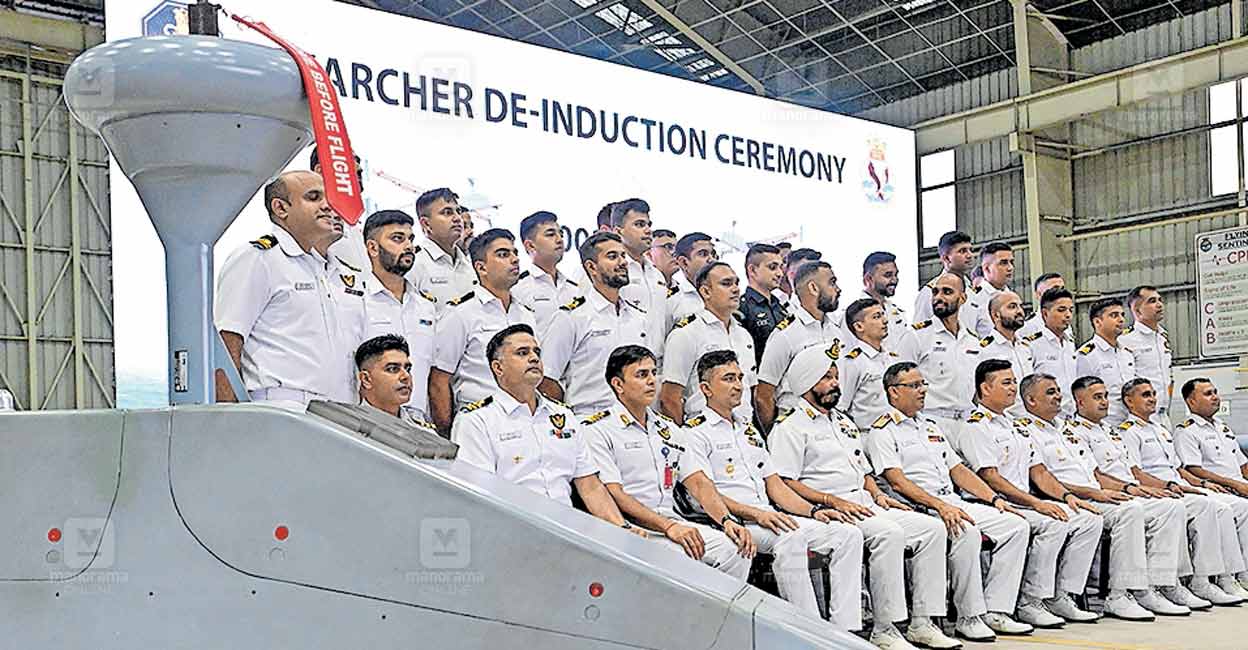 22 വർഷത്തെ സേവനം അവസാനിച്ചു; 6 സെർചർ വിമാനങ്ങൾ വിരമിച്ചു | Searcher UAV ...