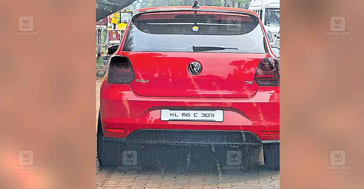 3003 നെ 303 ആക്കി, സ്കൂട്ടർ നമ്പറിൽ കാർ; പിന്തുടർന്ന് പിടികൂടി എംവിഡി ...