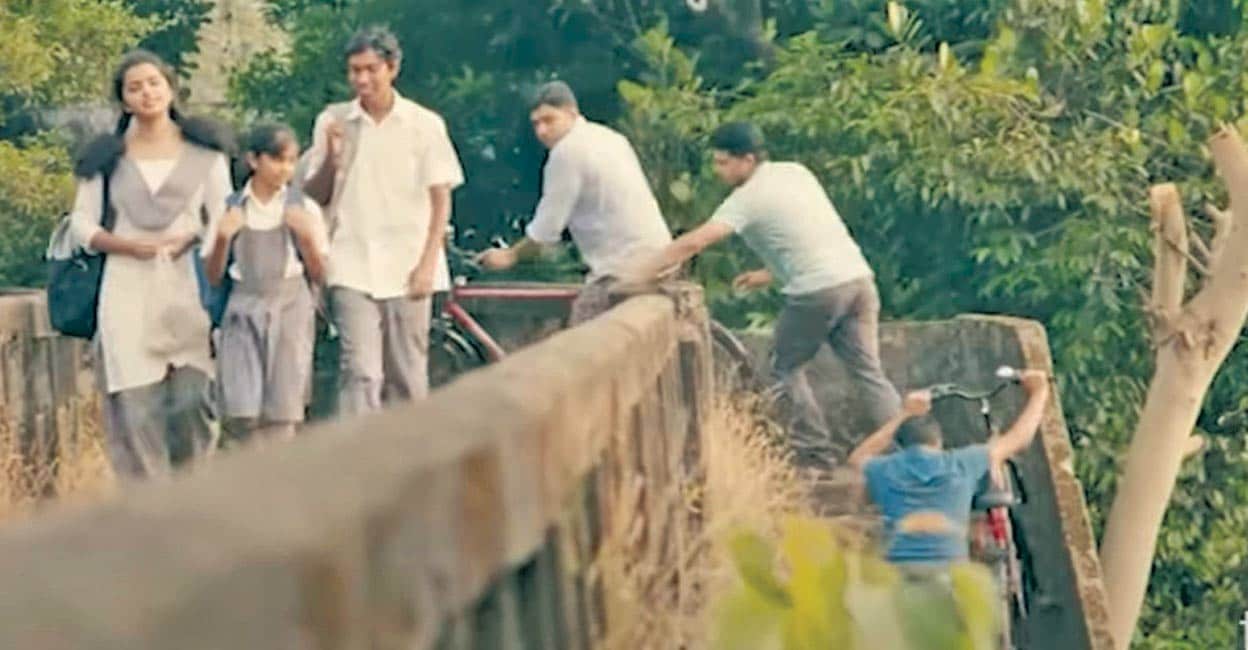 പ്രണയവും ലഹരിയും ഒഴുകി, ‘പ്രേമപ്പാല’ത്തിന് പൂട്ടു വീണു; ആലുവ നീർപ്പാലം ജലസേചന വകുപ്പ് അടച്ചു ...