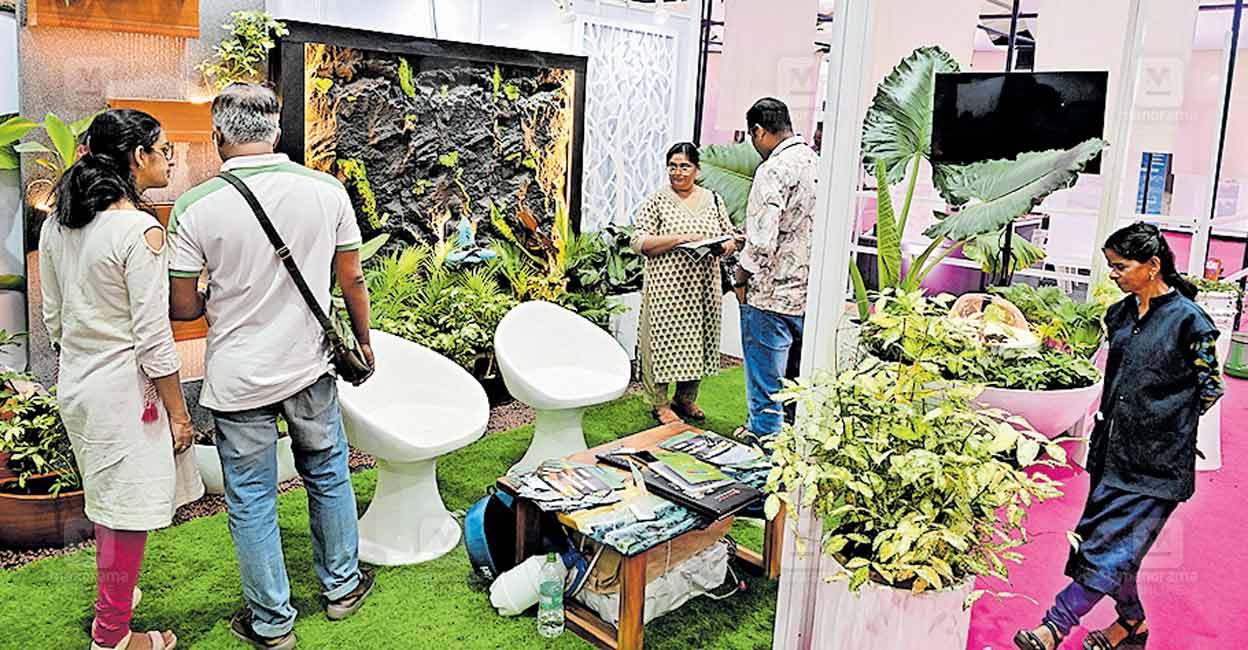 വീടിനു വേണ്ടതെല്ലാം ഒരുക്കി വനിത വീട് പ്രദർശനം | Vanitha Veedu Exhibition | Home Interior Design ...