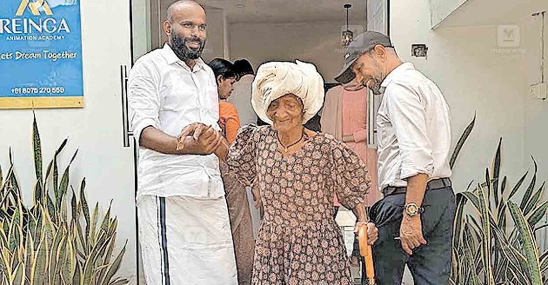 പ്രതിഷേധവും ബഹളവുമില്ല; വോട്ട് ചെയ്ത് പാറുമുത്തശ്ശി | Kerala local body ...