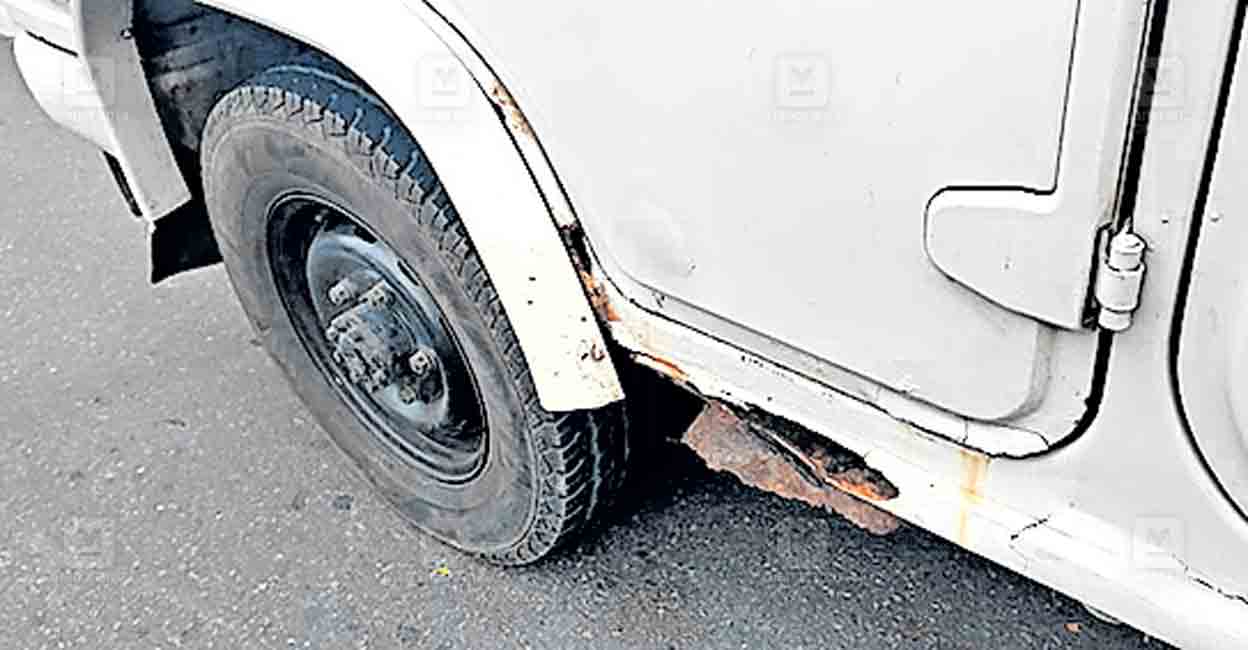 പൊലീസ് വാഹനങ്ങൾ പലതും ‘പാതിവഴിയിൽ’; വൈപ്പിനിലെ സ്റ്റേഷനുകൾക്ക് വേണം ...