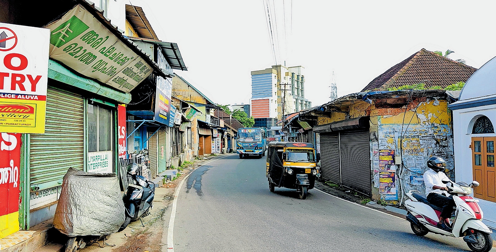 ആലുവ മാർക്കറ്റ് റോഡിലെ ‘കുപ്പിക്കഴുത്തിന് ’ ശാപമോക്ഷം | Aluva | Market ...