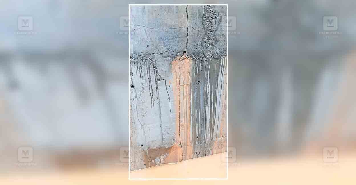 പുതിയ ദേശീയപാത 66ൽ വീണ്ടും വിള്ളൽ; കുര്യാപ്പിള്ളിയിൽ സർവീസ് റോഡിന്റെ പാ ...