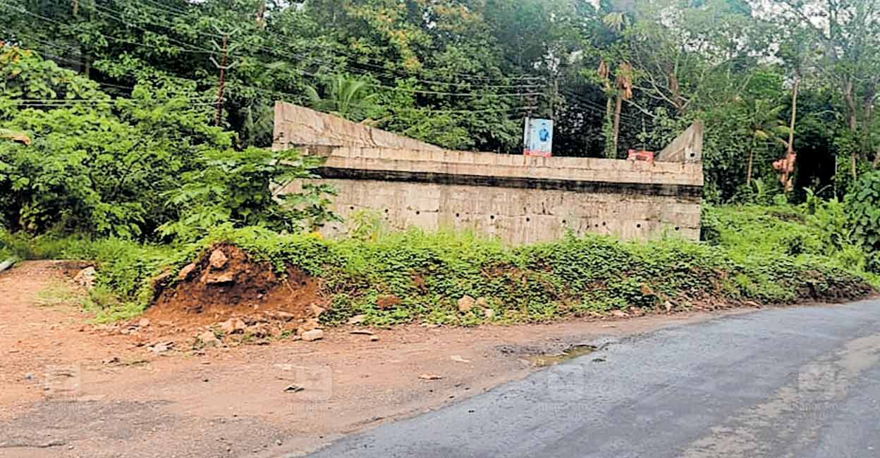 മുളക്കുളം– പെരുവംമൂഴി റോഡ് നിർമാണം പുനരാരംഭിക്കുന്നു | Mulakulam ...