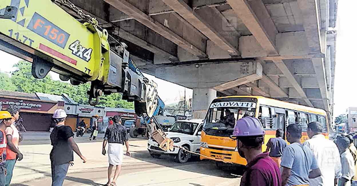 ബസുകൾ തകരാറിലായി; ദേശീയപാതയിൽ ഗതാഗതം തടസ്സപ്പെട്ടു | Aroor | Thuravoor ...