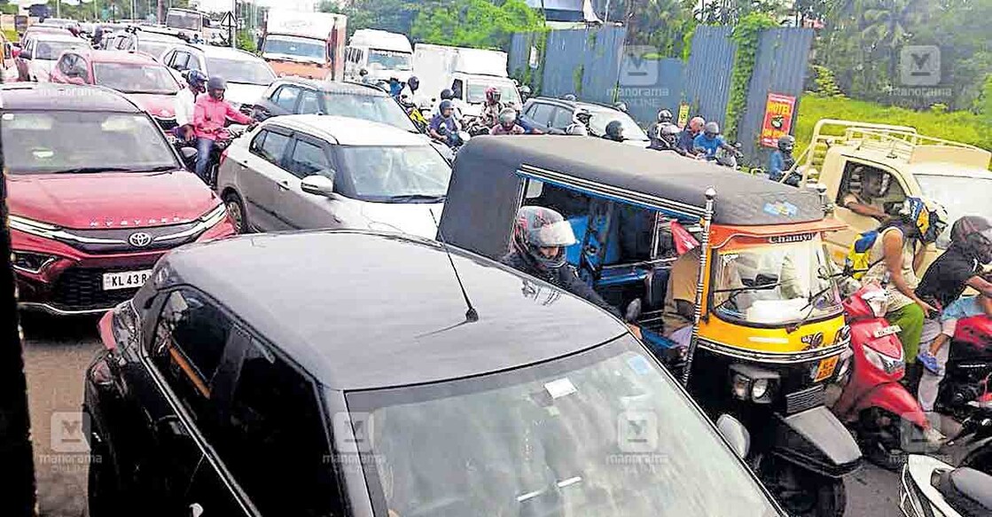 സമാന്തരപാലം അടച്ചു; ഗോശ്രീപാലത്തിൽ അഴിയാക്കുരുക്ക് | എളങ്കുന്നപ്പുഴ ...
