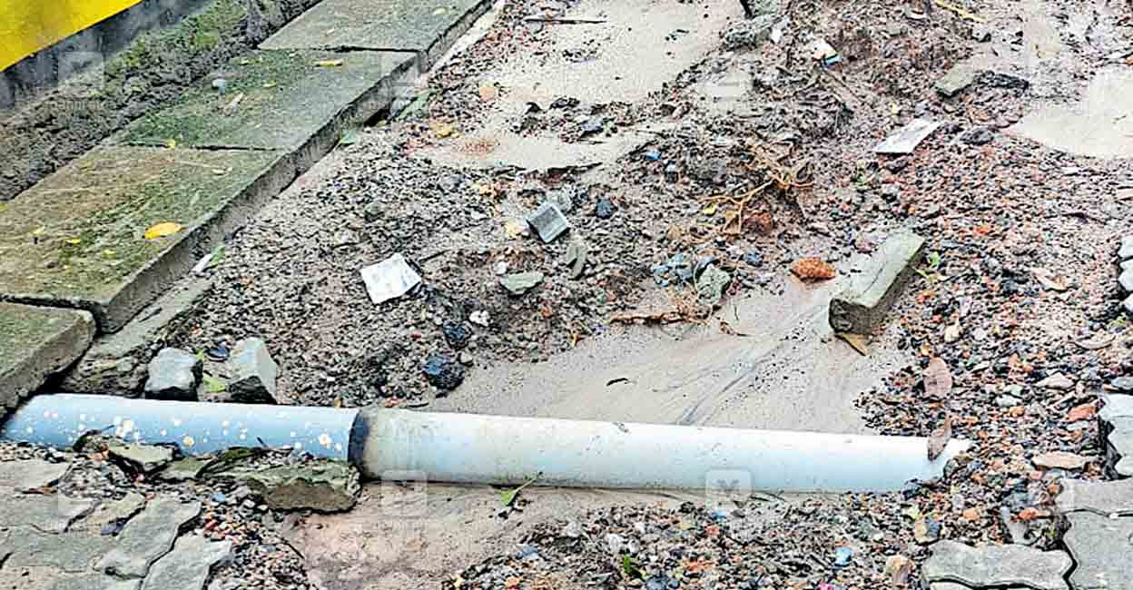 ശുദ്ധജലമെത്തിക്കാൻ റോഡ് വെട്ടിപ്പൊളിച്ചു; ഇപ്പോൾ റോഡുമില്ല ...