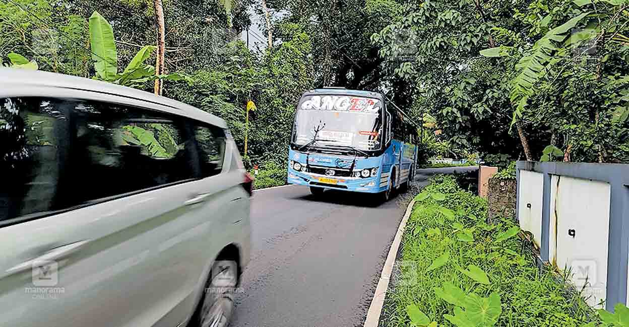 മഞ്ചനാട് റോഡിന് വീതി കുറവ്; അടുത്തിടെ 20 അപകടങ്ങൾ | Kizhakkambalam ...