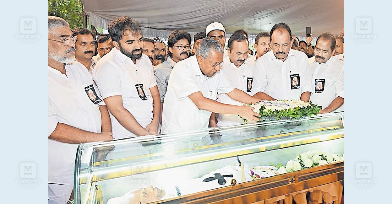 പി.പി. തങ്കച്ചന് അന്ത്യാഞ്ജലി അർപ്പിച്ച് ആയിരങ്ങൾ | P.P. Thankachan ...