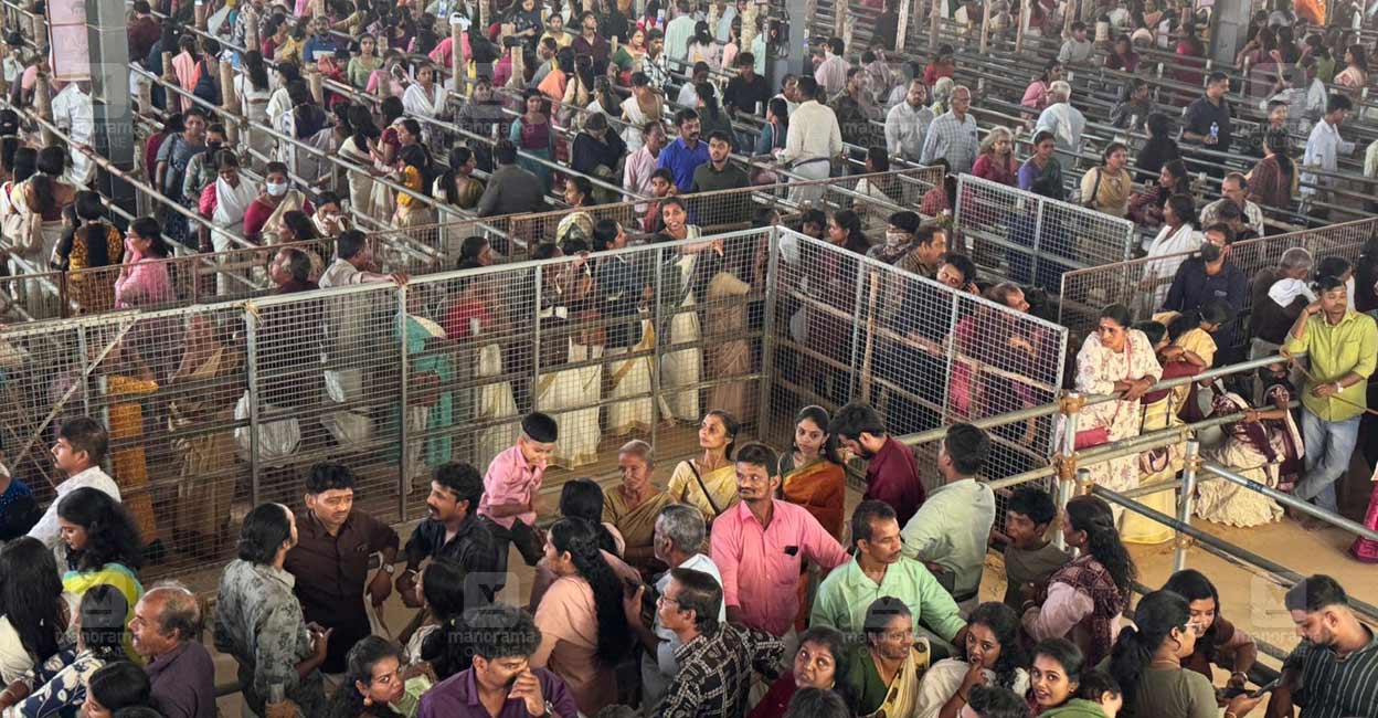 തിരുവൈരാണിക്കുളം നടതുറപ്പ് മഹോത്സവത്തില്‍ ഭക്തജനപ്രവാഹം തുടരുന്നു ...