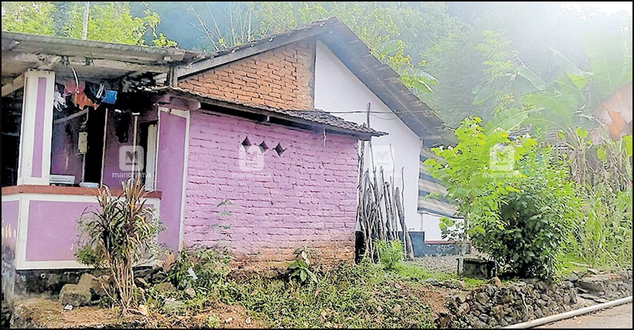 ഇരട്ടവീടുകൾ ഒറ്റവീടുകളാക്കാൻ നടപടിയില്ല; കുടുംബങ്ങൾ ദുരിതത്തിൽ