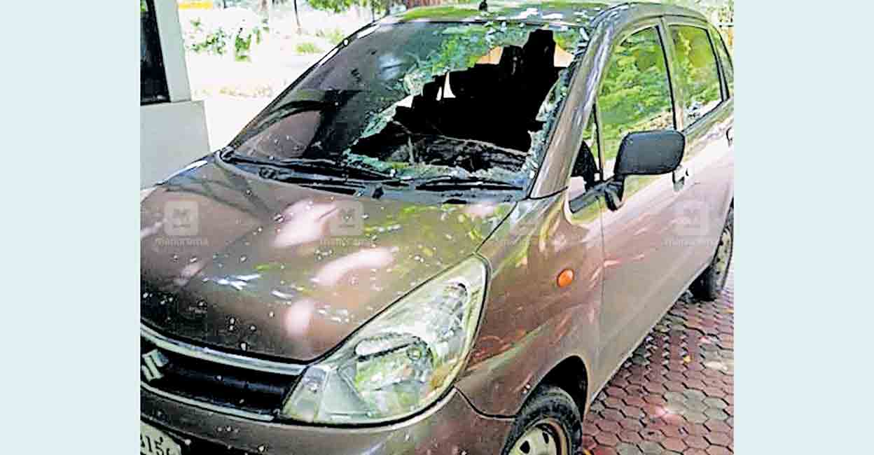 കാഞ്ഞാറിൽ കാറിനു തീപിടിച്ചു