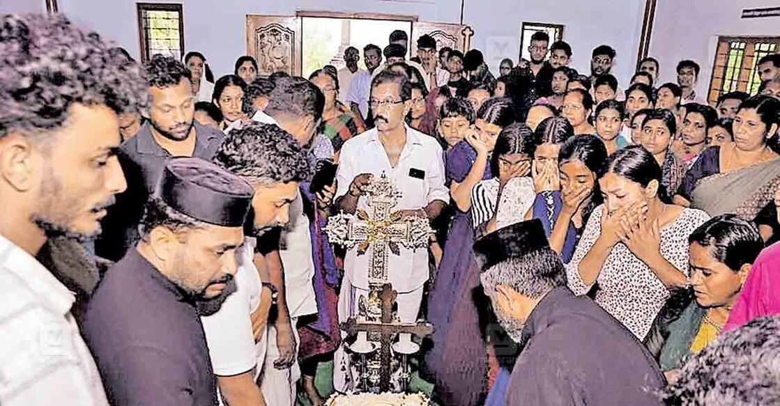 ഒരു ഗ്രാമം മുഴുവൻ തെക്കുമറ്റം വീട്ടിലേക്ക് ഒഴുകിയെത്തി; അനിന്റയ്ക്ക് ...