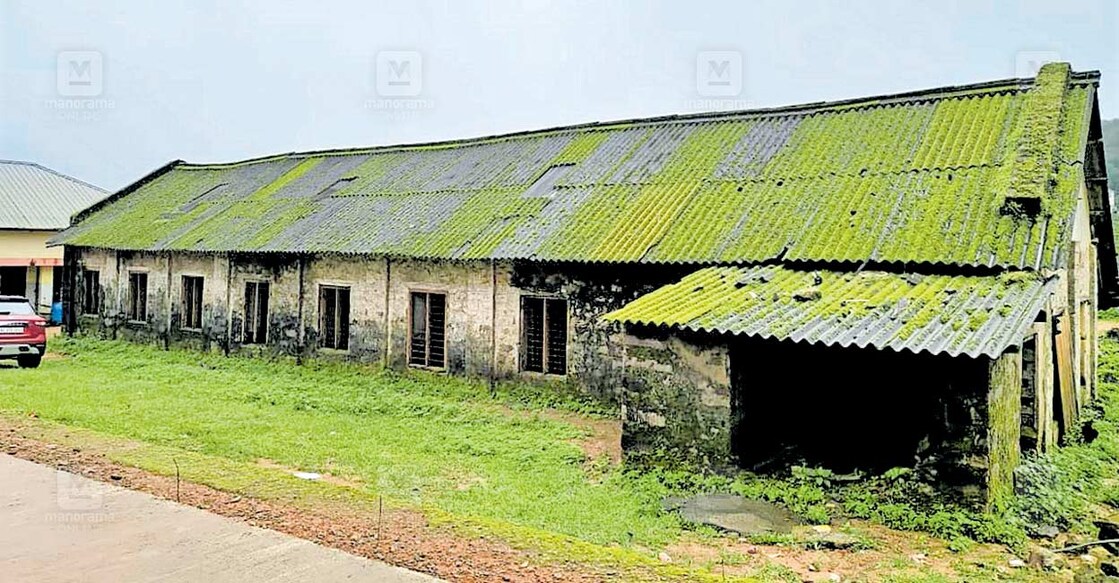 വാഗമണ്ണിൽ കെട്ടിടം ഉപയോഗ ശൂന്യമായിട്ട് 10 വർഷം; ബലക്ഷയമുണ്ടായിട്ടും ...