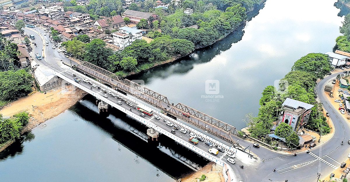 17 വർഷത്തോളം നീണ്ട കാത്തിരിപ്പിനു വിരാമം; ഇരിട്ടി പാലം തുറന്നു