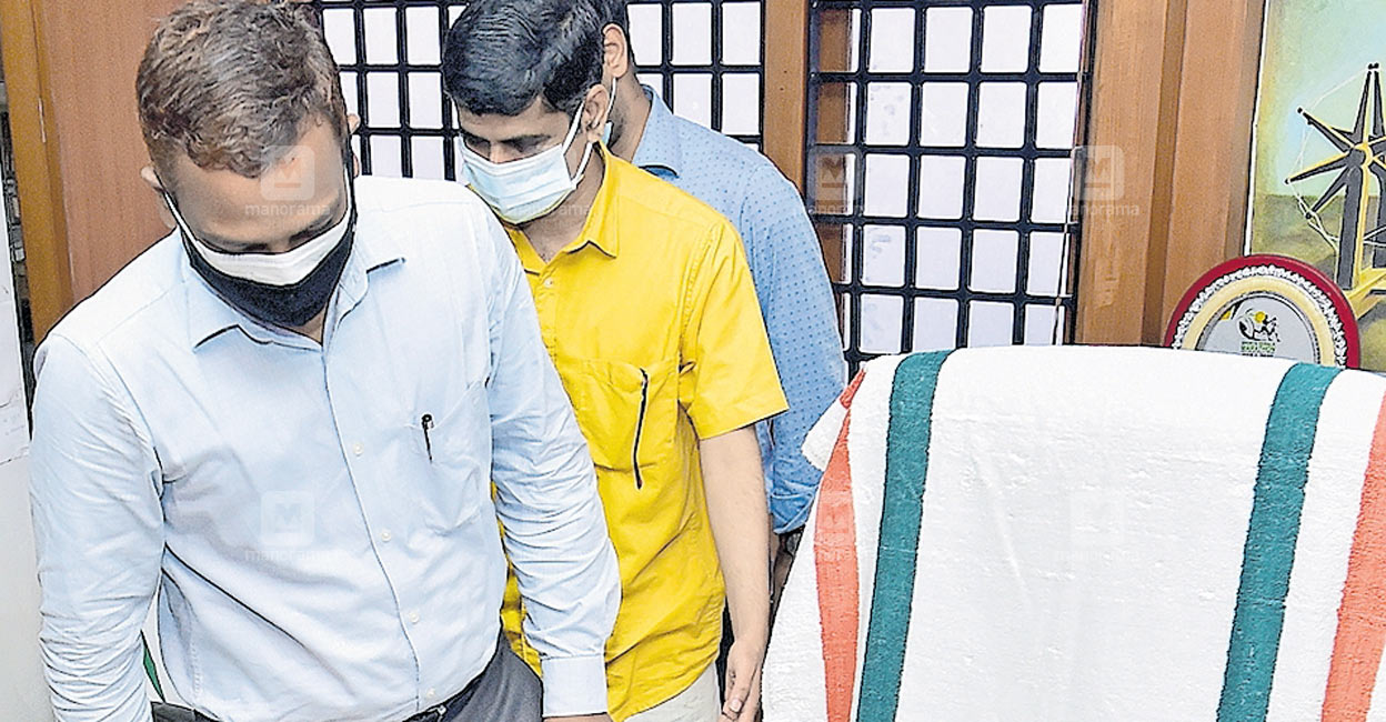 ജില്ലയ്ക്ക് ഇനി നായകൻ എസ്.ചന്ദ്രശേഖർ; ചുമതലയേറ്റു