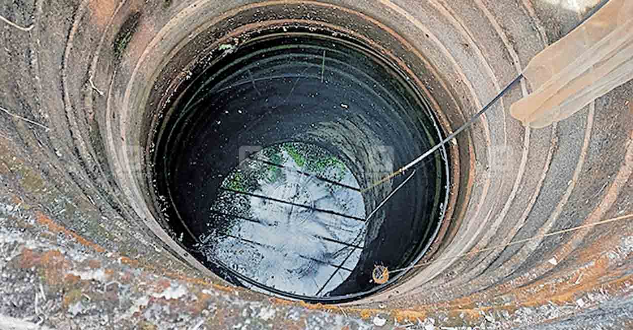 ‘തൊട്ടിയും കയറും കിണറ്റിലിട്ട് സുഹൃത്തിനെ രക്ഷിക്കാൻ’ ശ്രമിച്ചു യുവാവ് ...