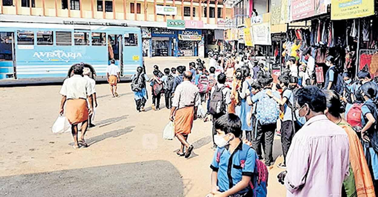 ചെറുപുഴ സ്റ്റാൻഡിലെ സൗകര്യങ്ങൾ വർധിപ്പിക്കണം എന്ന് ആവശ്യം