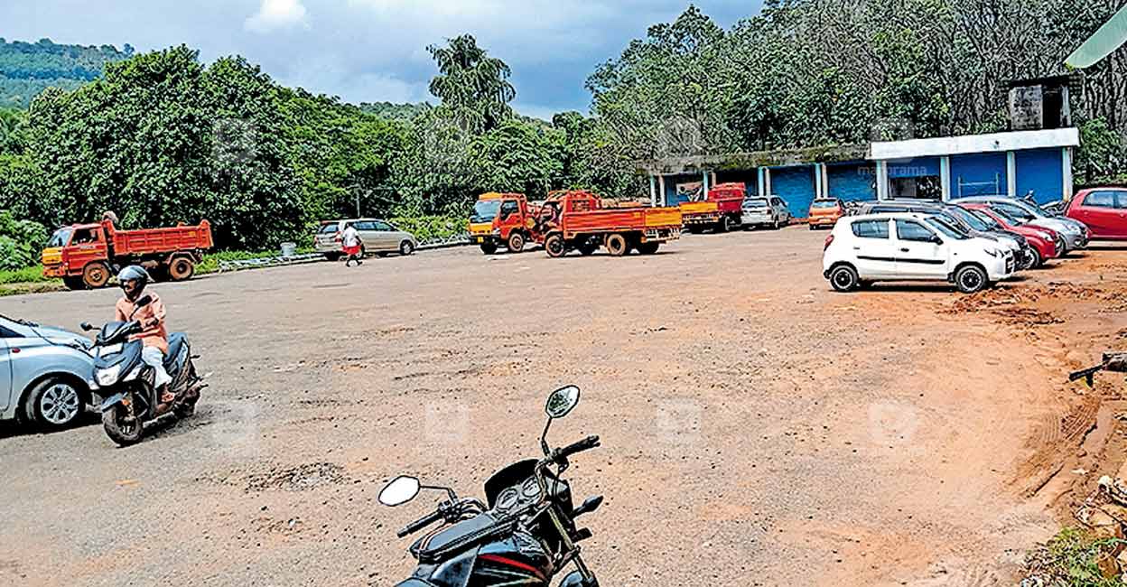 ബസ് കയറാത്ത ഏരുവേശി ബസ് സ്റ്റാൻഡ്